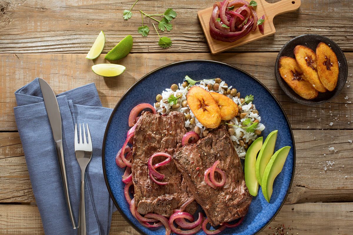 Bistec Encebollado/Steak with Onions